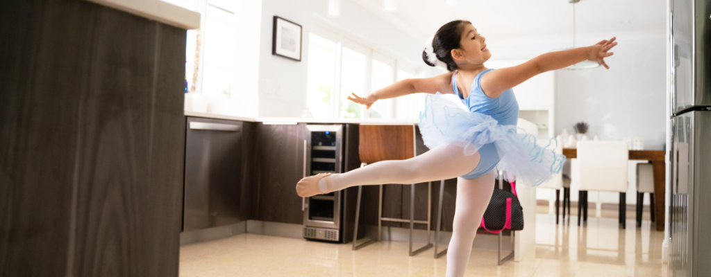 Simple Ballet Positions Your Young Dancer Can Practice at Home – Stelle